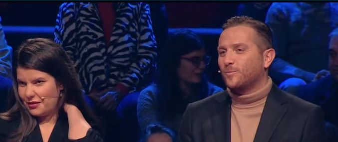 Petel.bg - новини - Гладнишка и Пъдев очароваха зрителите с прегръдка в “Кой да знае?”